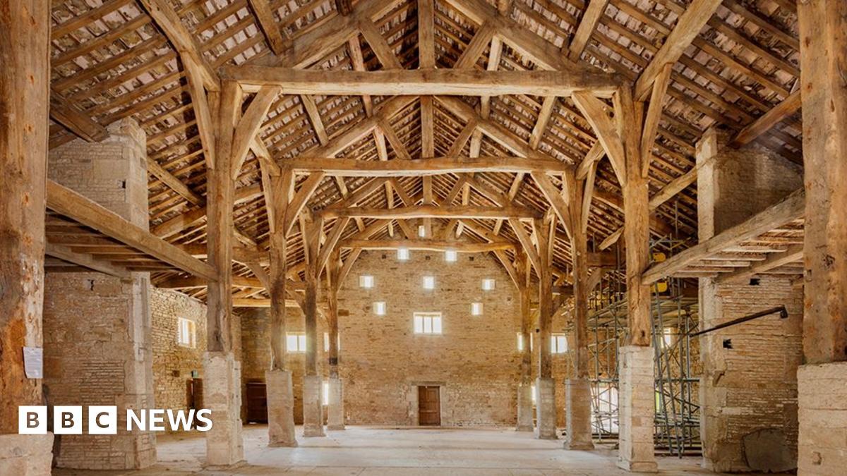 Mission to save 400-year-old Great Barn at Gawthorpe Hall - BBC News