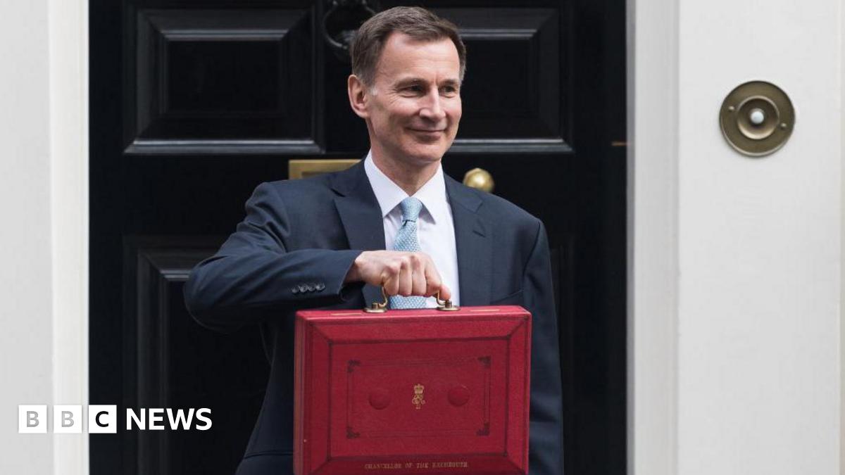 Surrey County Council: Devolution deal confirmed by Jeremy Hunt - BBC News