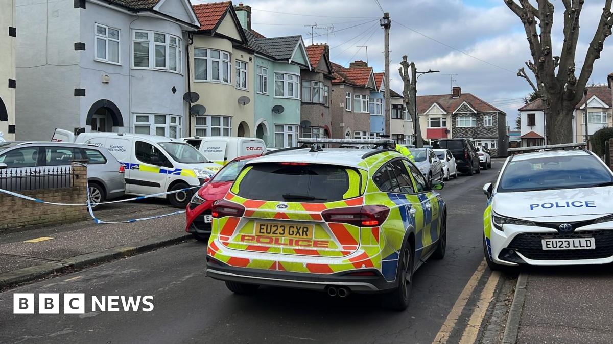 Attempted murder arrest after serious assault at Southend address - BBC ...