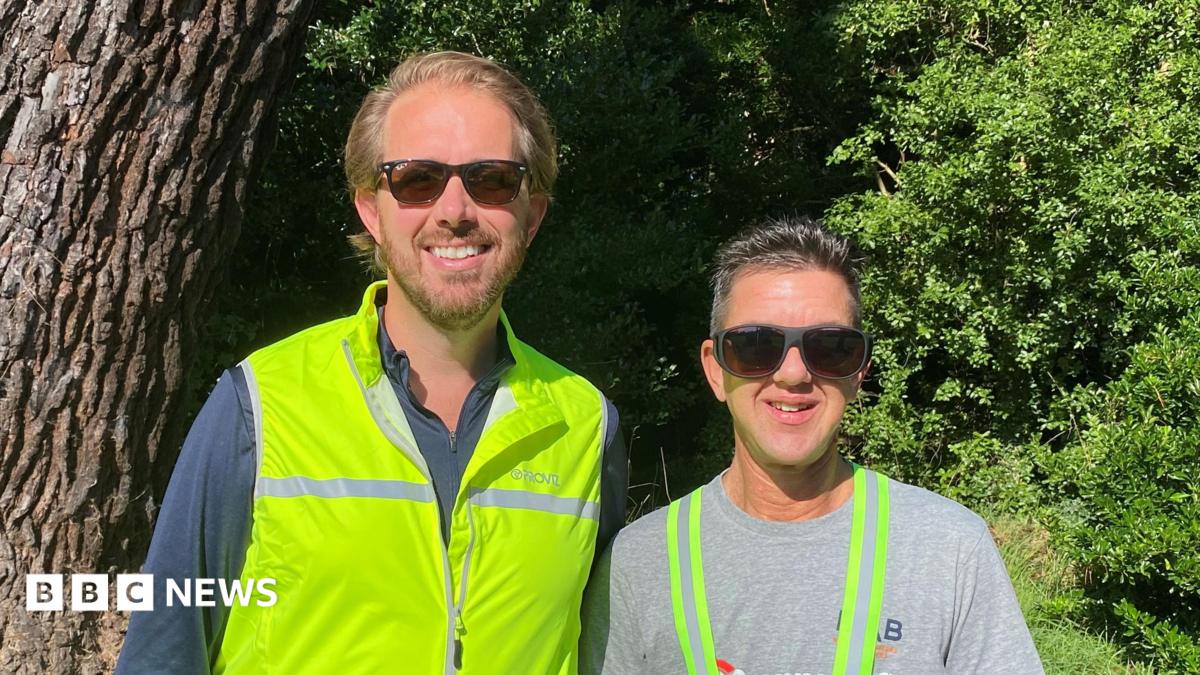 Visually impaired running programme has first partnership - BBC News