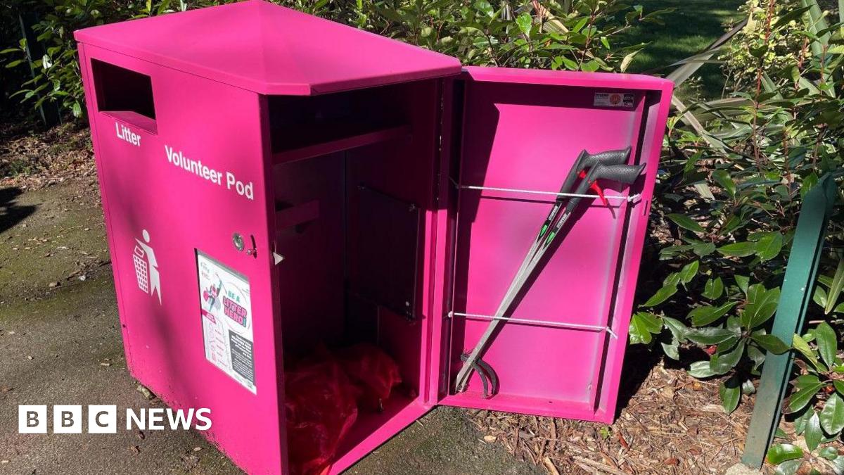 Thieves target community litter pods in North Lincolnshire - BBC News