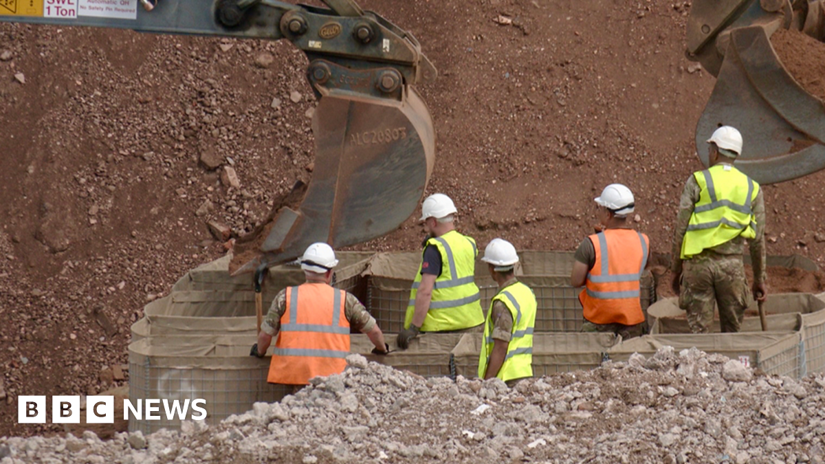 Coventry WW2 bomb destroyed in controlled explosion after evacuation ...