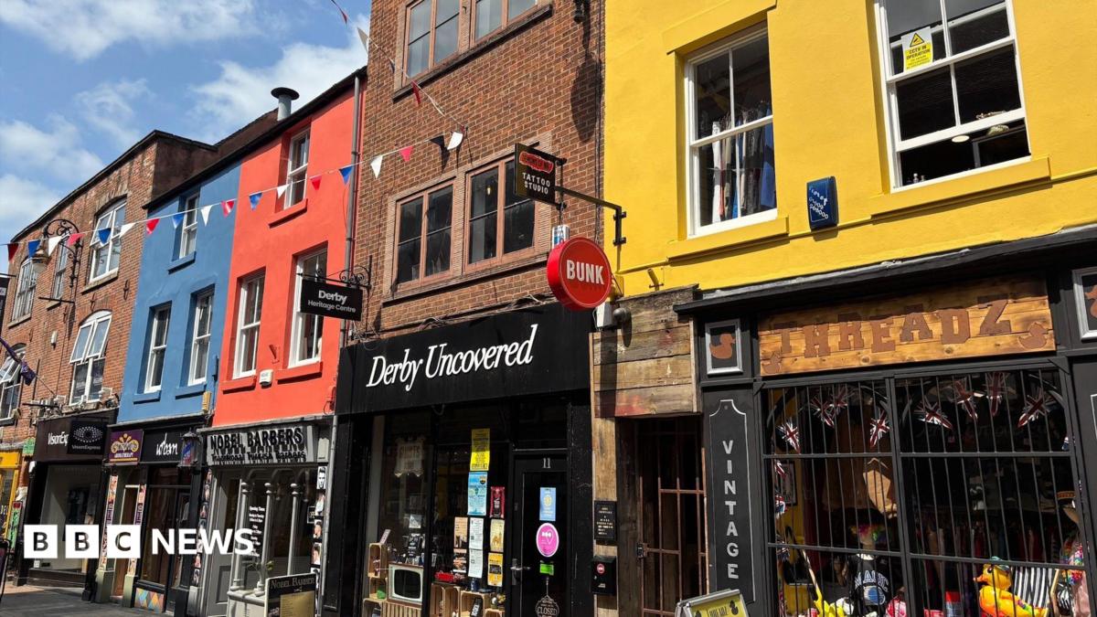Derby's Sadler Gate gets colourful new look - BBC News