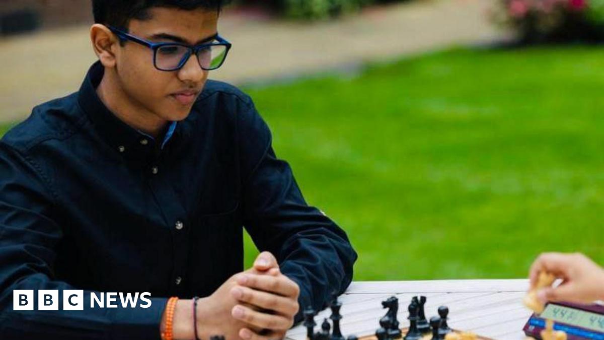 London chess child prodigy becomes UK's youngest grandmaster - BBC News