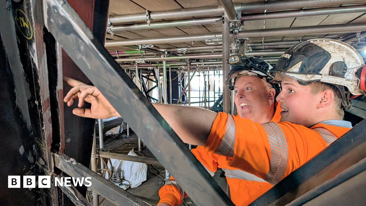 Tyne Bridge restoration: Meet the apprentices - BBC News