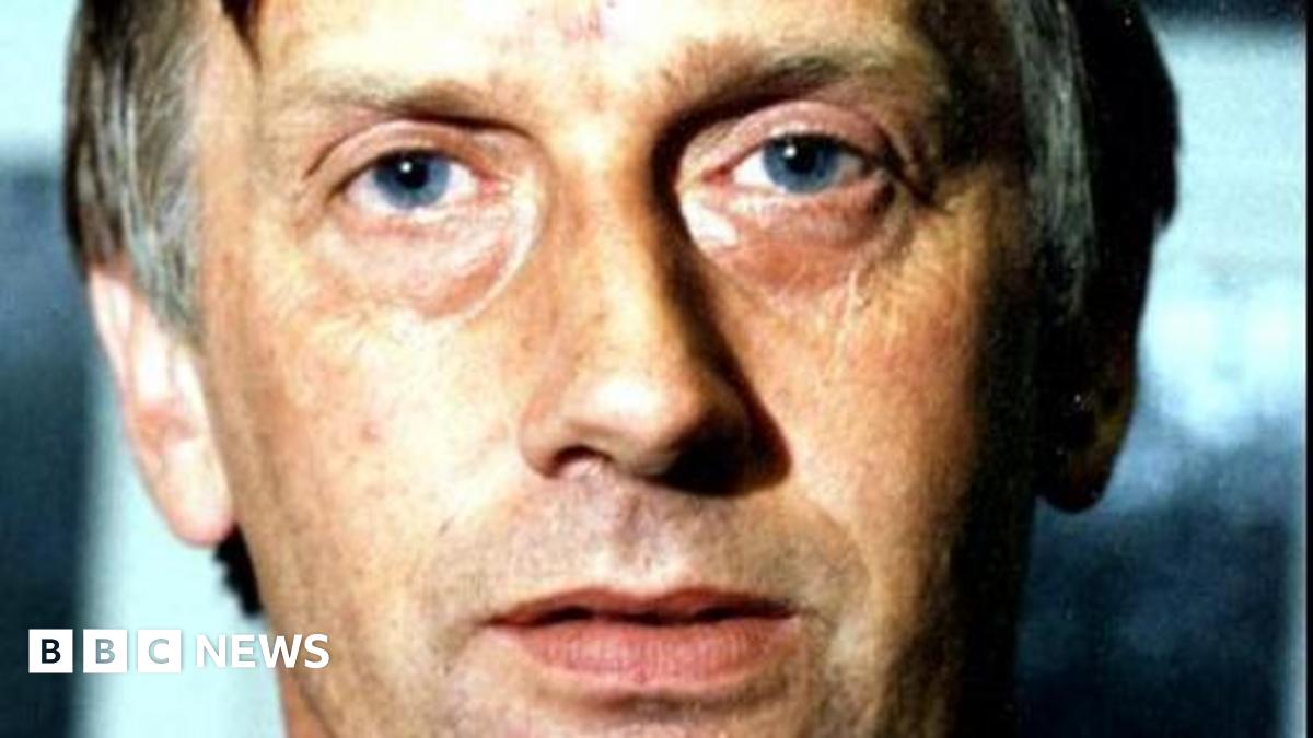 Roy Whiting: Man charged with trying to murder child killer - BBC News