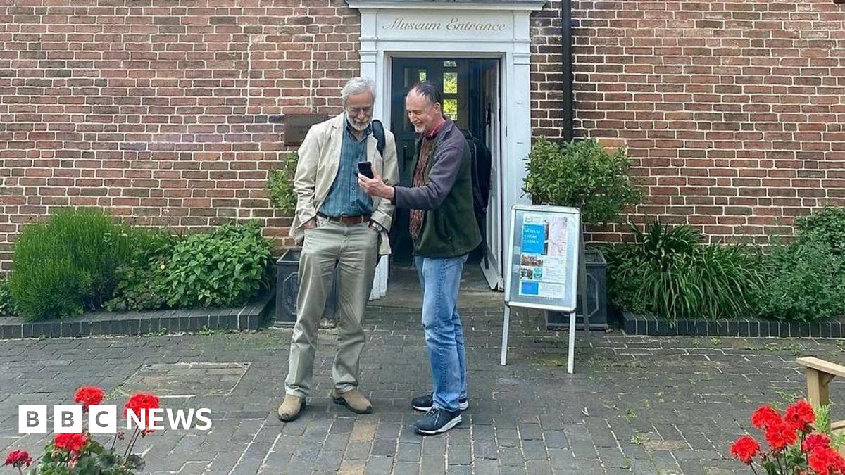 Project to save at-risk buildings in Derbyshire with help of app - BBC News
