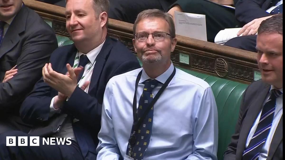 Craig Mackinlay: Applause for 'bionic MP' returning to Parliament - BBC ...