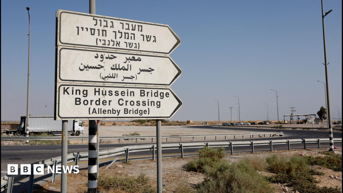 Palestinians in West Bank stranded as Israel shuts only international ...