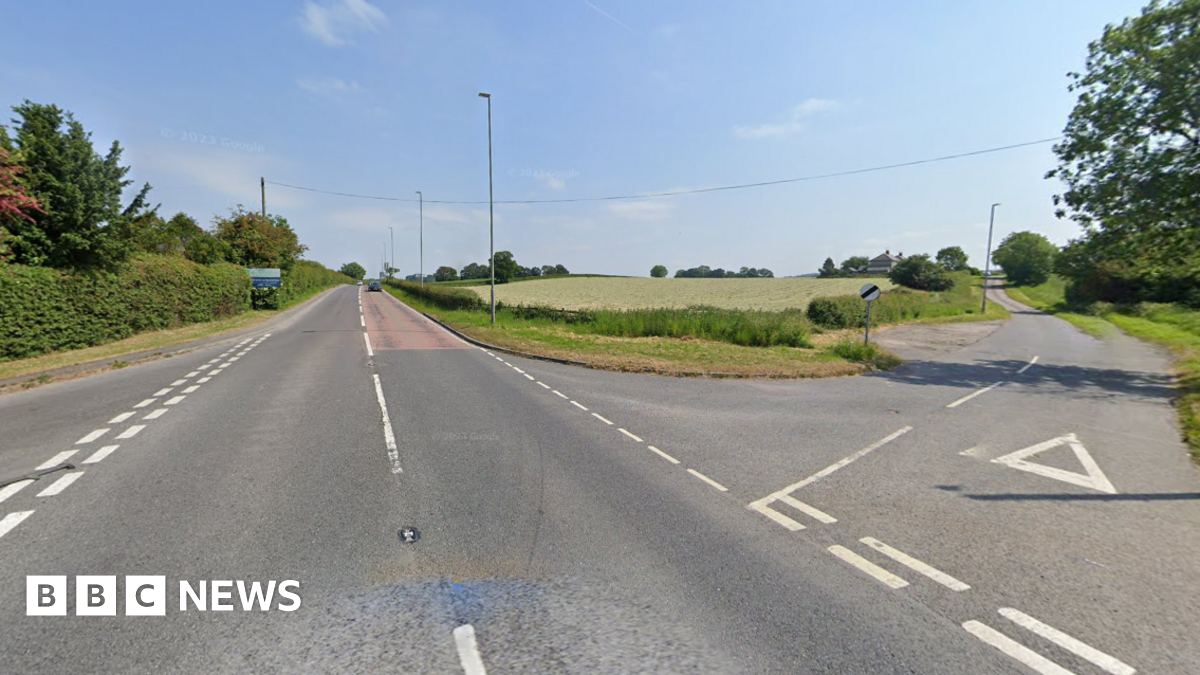 A60 Mansfield Road: Man dies in hospital after two-car crash - BBC News