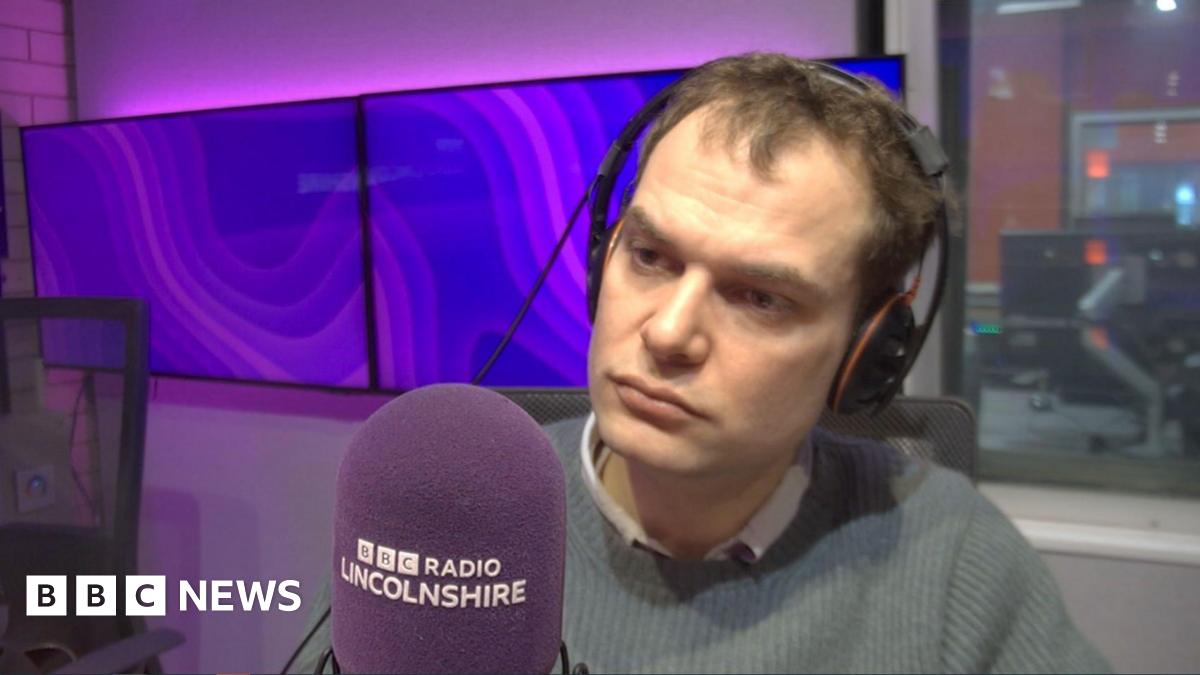 Lincoln MP Hamish Falconer 'committed' to keeping Red Arrows - BBC News