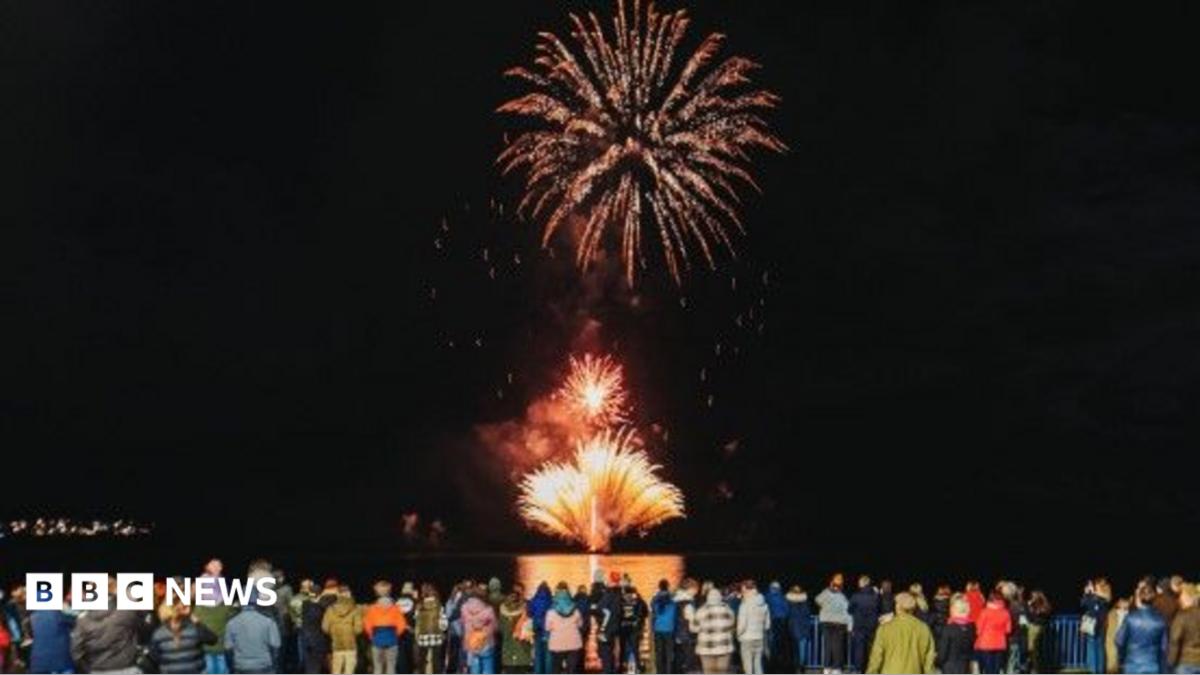 Fireworks bring 'colour and excitement' to Isle of Man capital - BBC News