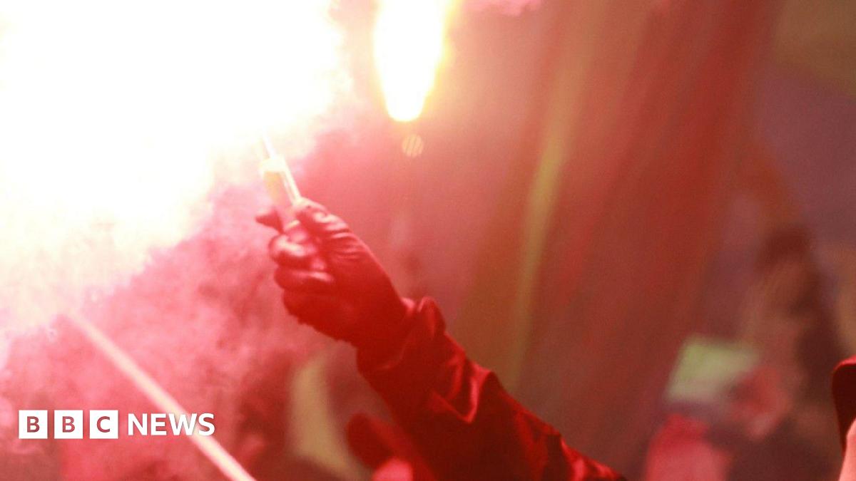 Dispersal order after youths throw fireworks in Hartlepool - BBC News