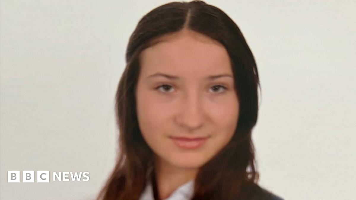 Darlington play-fight claim dad jailed for murdering daughter - BBC News