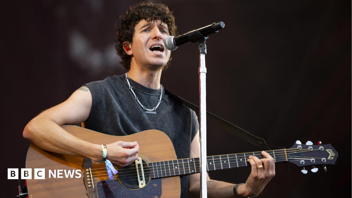 The Kooks proud to be performing homecoming gig in Brighton - BBC News