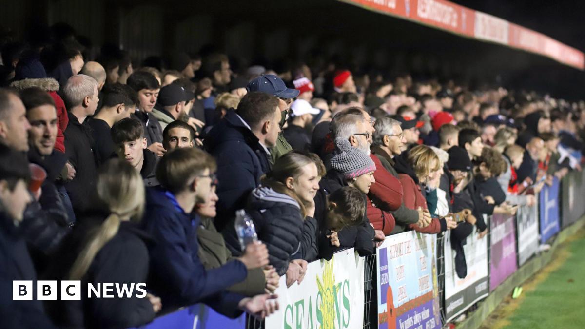 Kettering Town add extra 'volunteer day' before FA Cup tie - BBC News