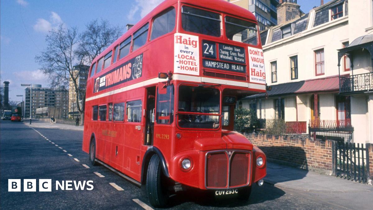 'Ding ding' Routemaster bus sound trialled to reduce injuries - BBC News