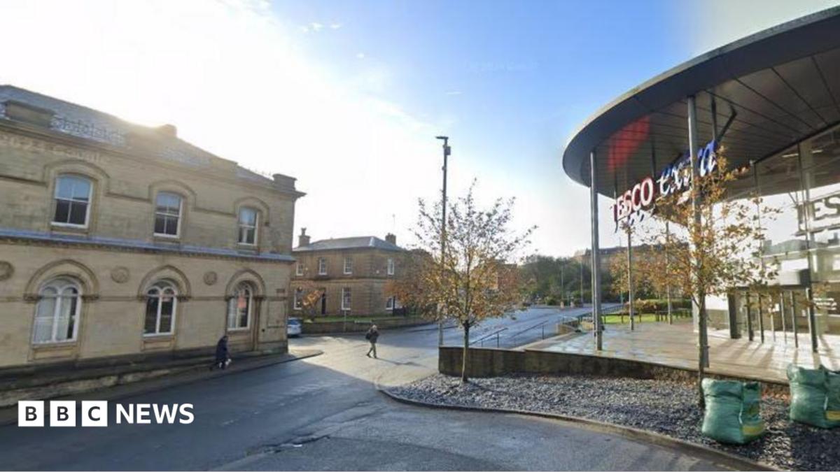 Anti-social behaviour: Teens smash up charity food point in Accrington ...