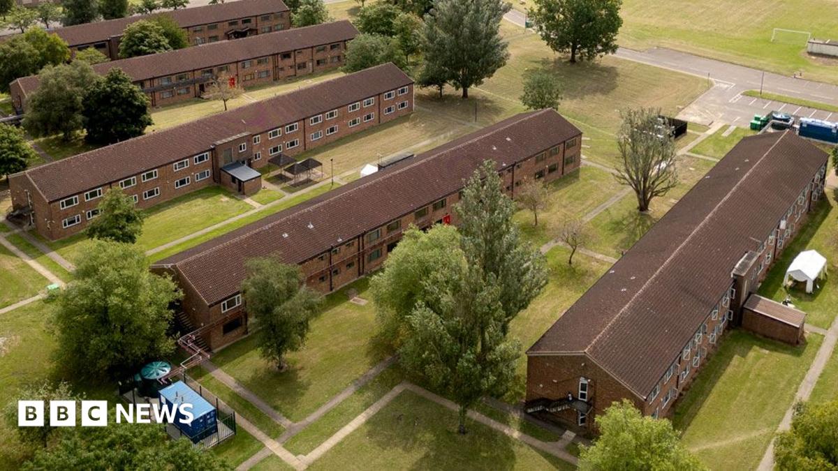 10,000 homes on ex-military bases were never built - BBC News