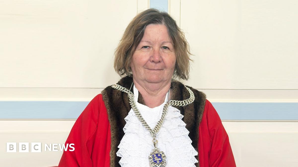 Ludlow town mayor: Council doesn't care what we think - BBC News