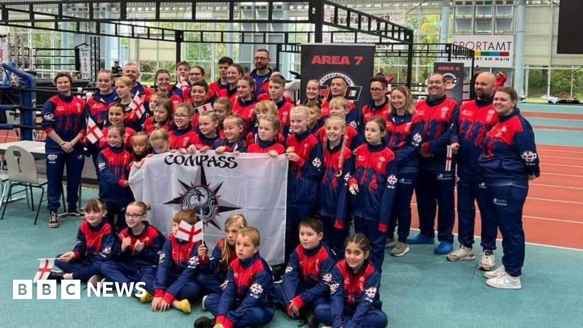 Yorkshire martial artists strike gold at world championships - BBC News