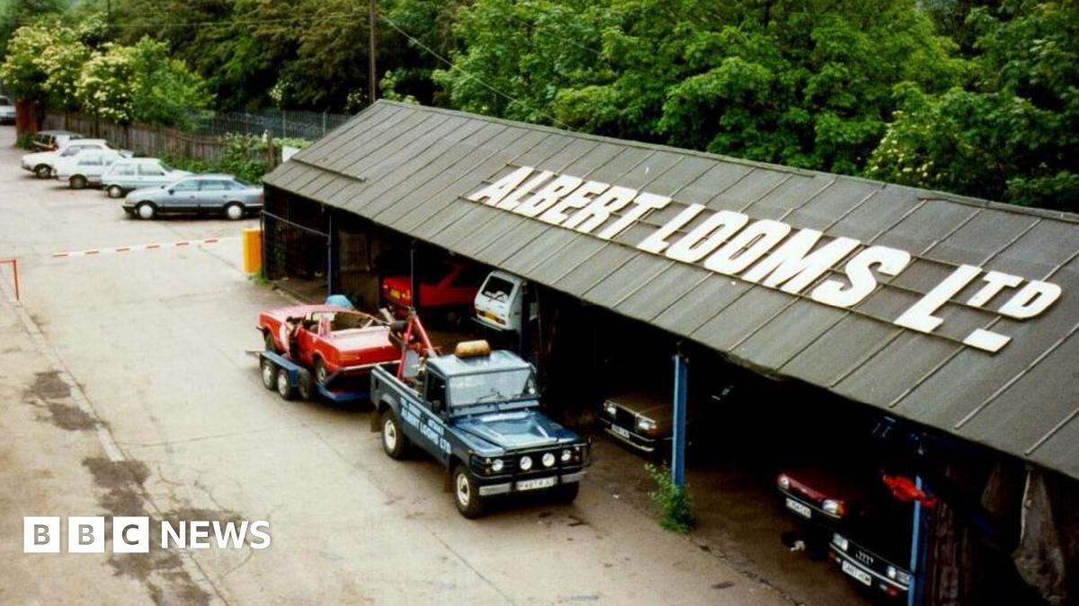 Museum saves Albert Looms tow truck from scrapyard - BBC News