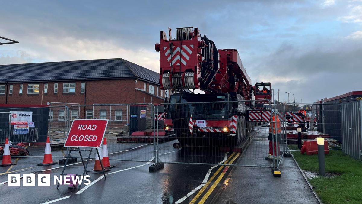 James Cook University Hospital A&E department sees road closure - BBC News