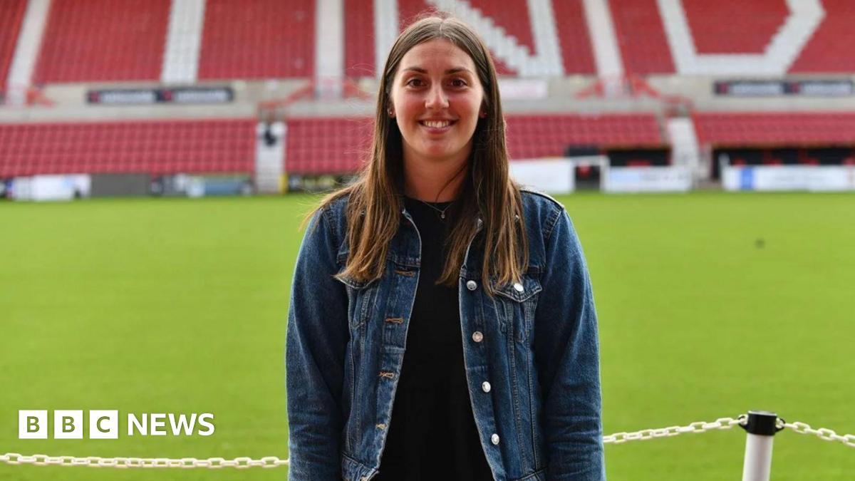 Swindon Town FC's mission to make fans 'feel valued' - BBC News