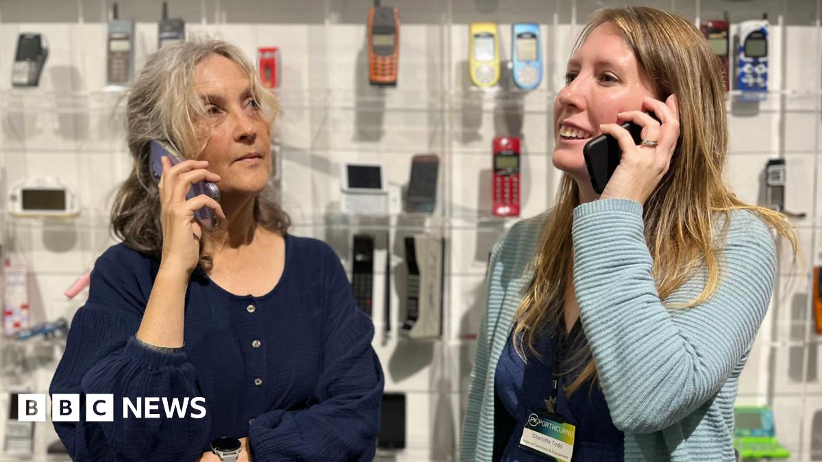 Porthcurno mobile phone exhibit honours bricks and top tech - BBC News
