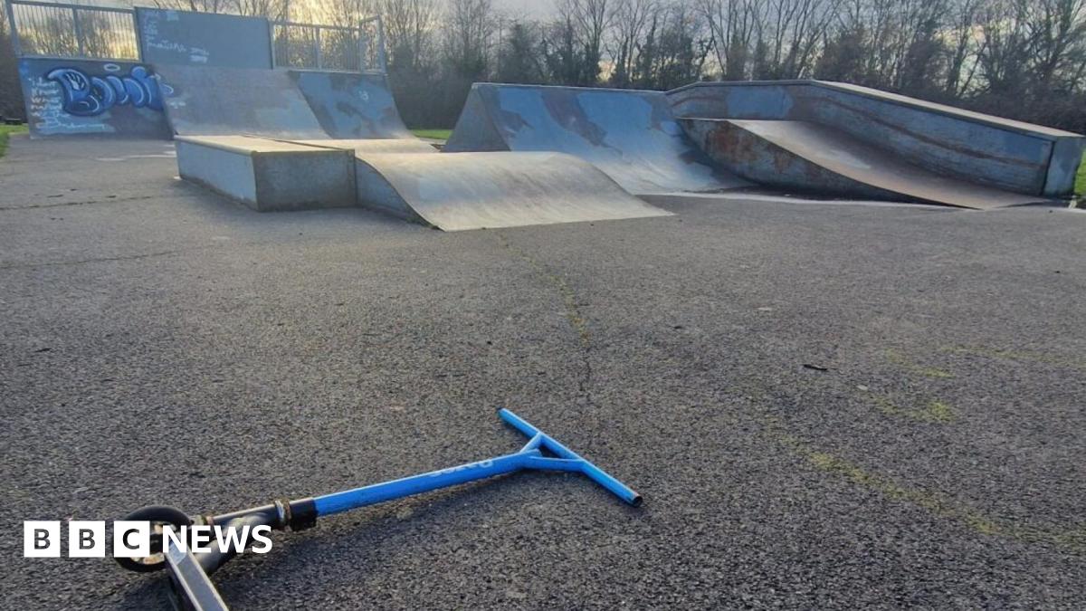 Surrey Heath Council to discuss plans for Camberley skate park - BBC News