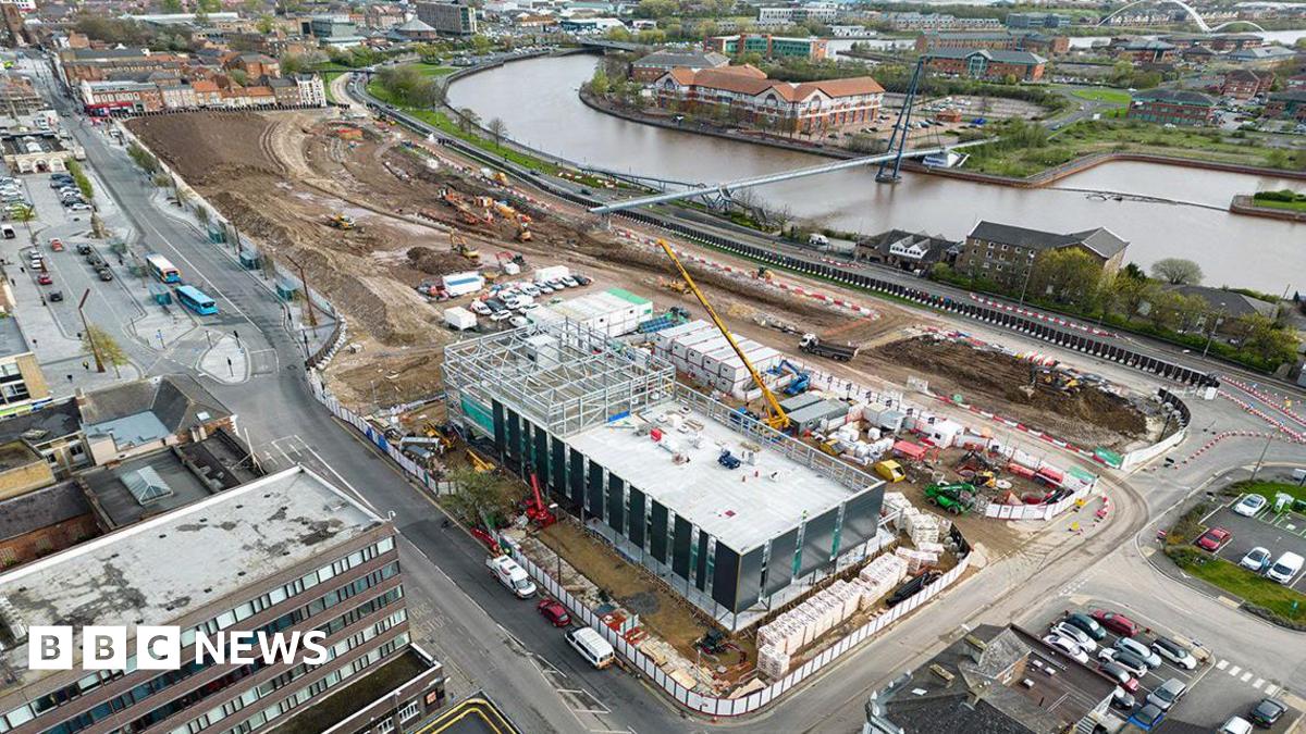 Changing Stockton skyline revealed in urban park photos - BBC News