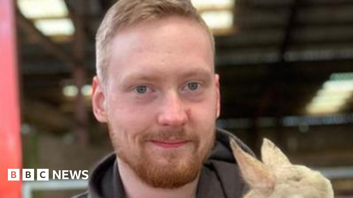 Driver who died in Lockerbie crash named by police - BBC News