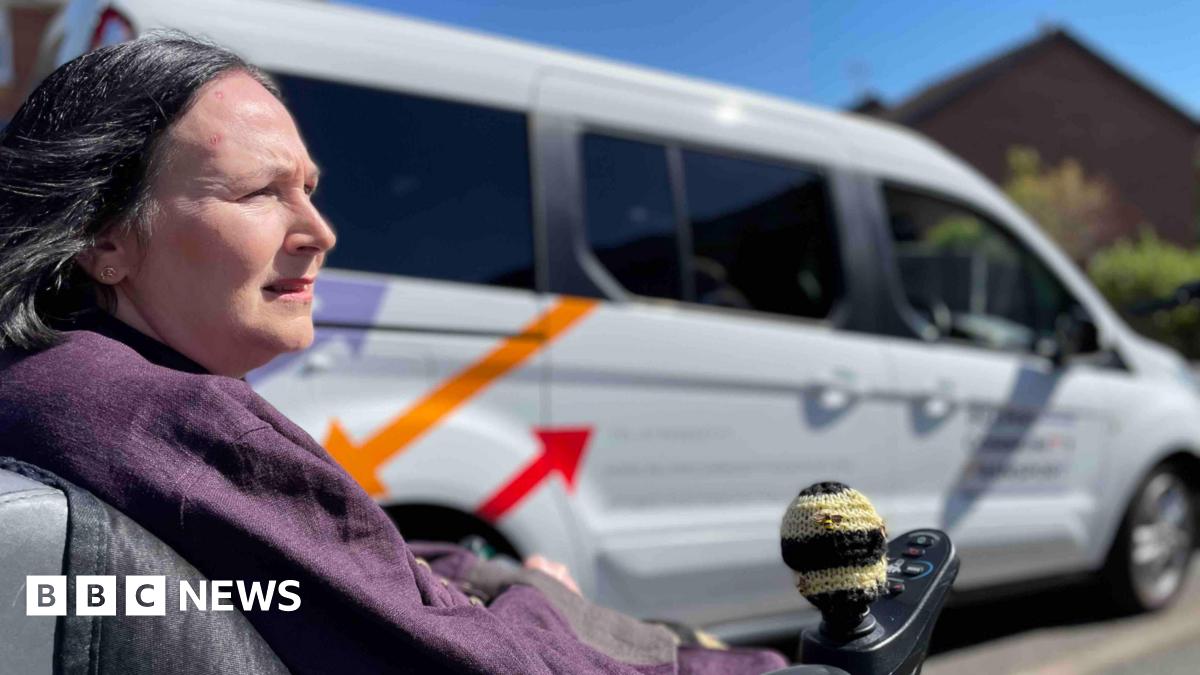 New transport service set up in Belper after fundraising push - BBC News