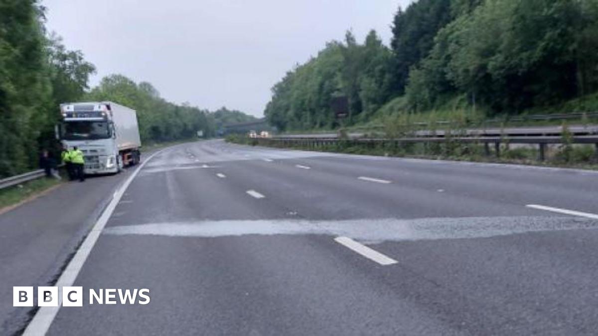 M23 partially closed after lorry crash diesel spill near Crawley - BBC News