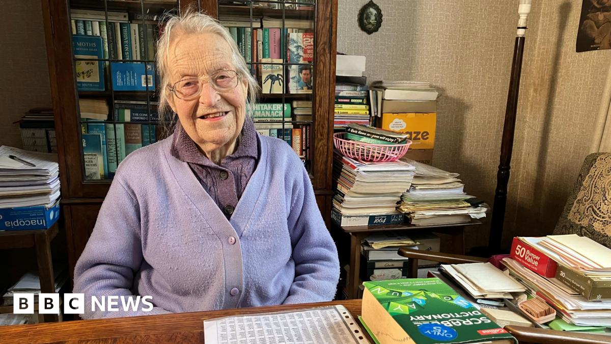 'Boring career' motivated Scrabble winner from Exeter to play - BBC News