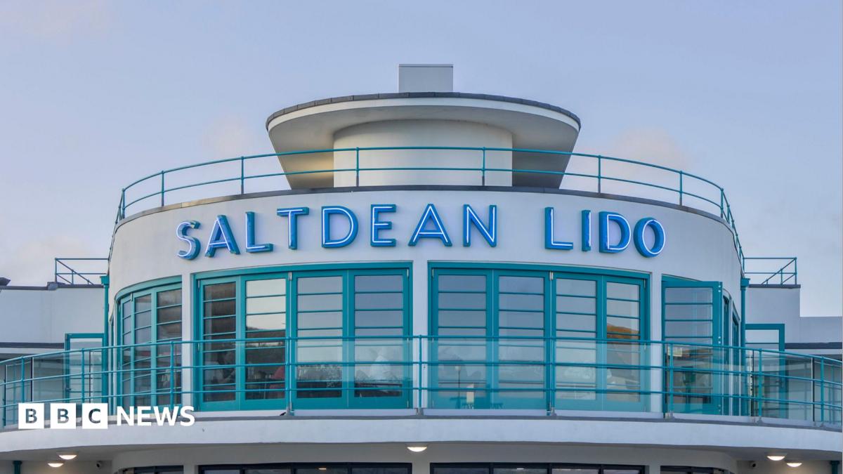 Saltdean Lido plans to reopen for Christmas Day swim - BBC News