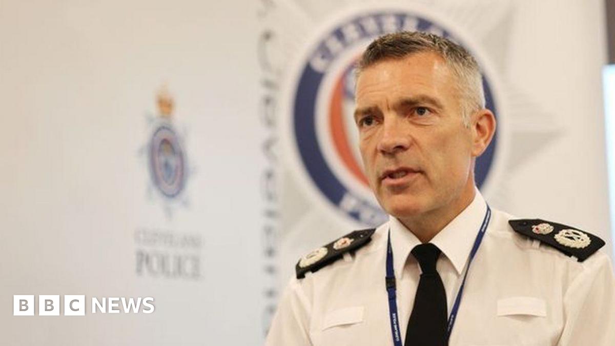 Cleveland Police's chief constable to retire later this year - BBC News