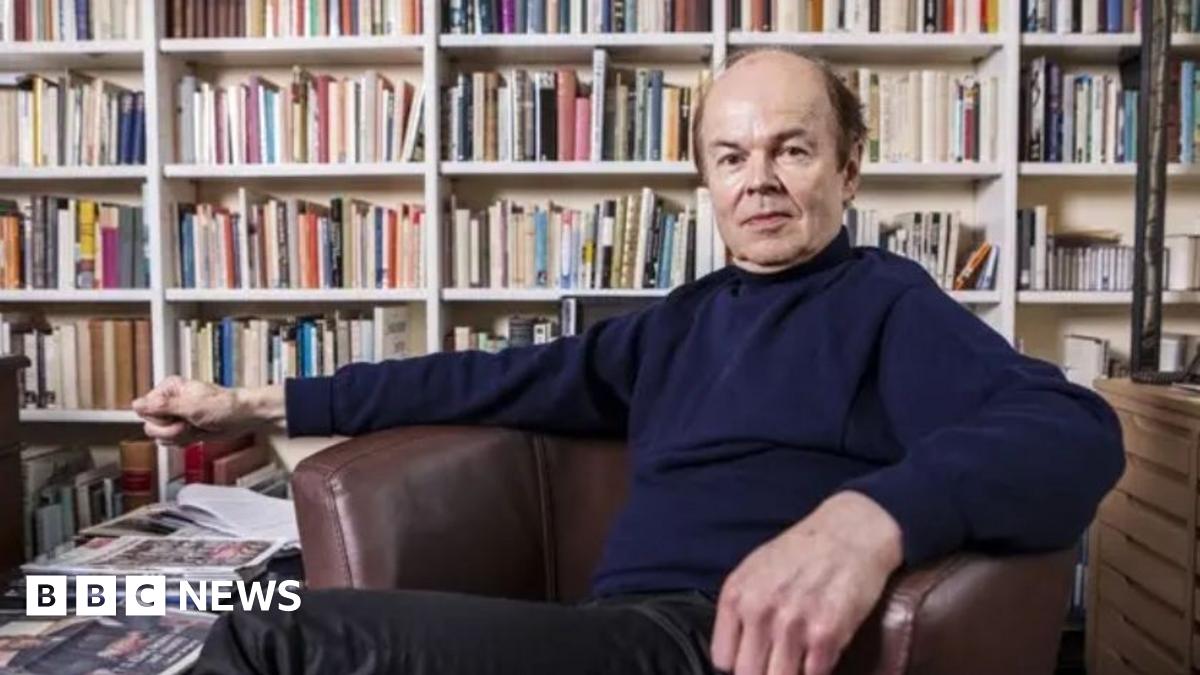 Headlines: 'Christopher Jefferies pay-out' and 'Asda fire' - BBC News