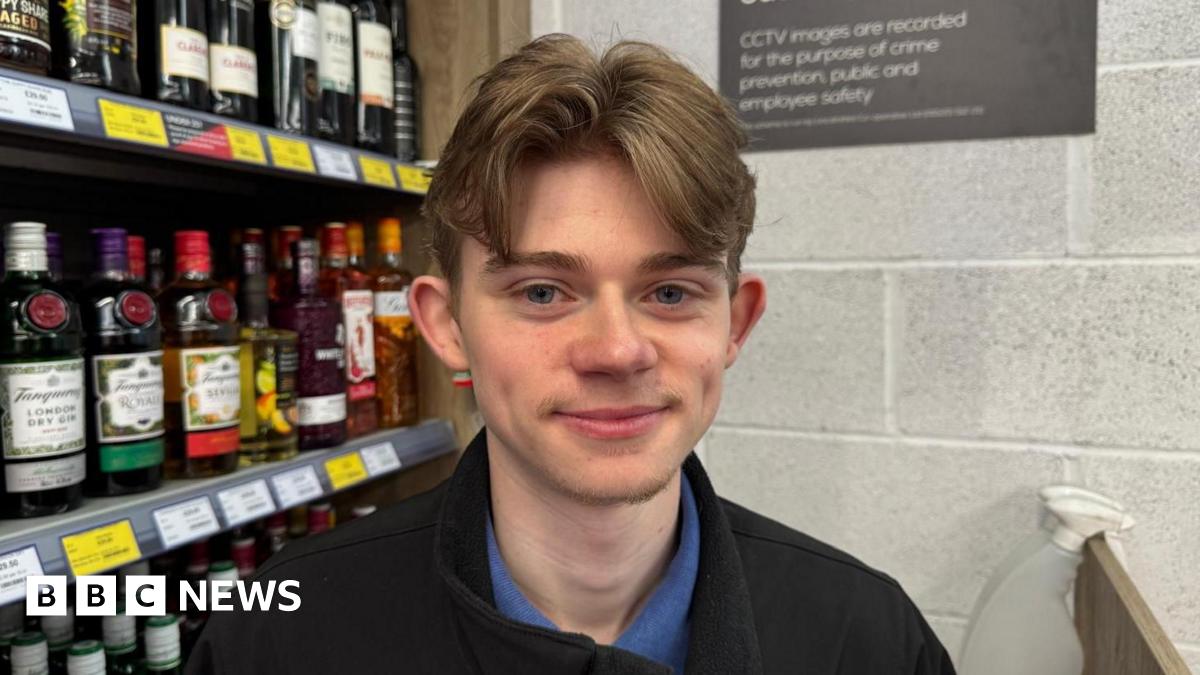 Lincolnshire Co-op staff get body cameras due to 'daily abuse' - BBC News