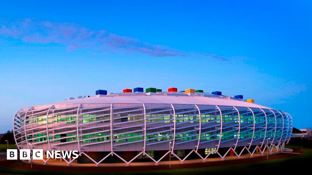 Monkseaton High School's closure confirmed despite opposition - BBC News