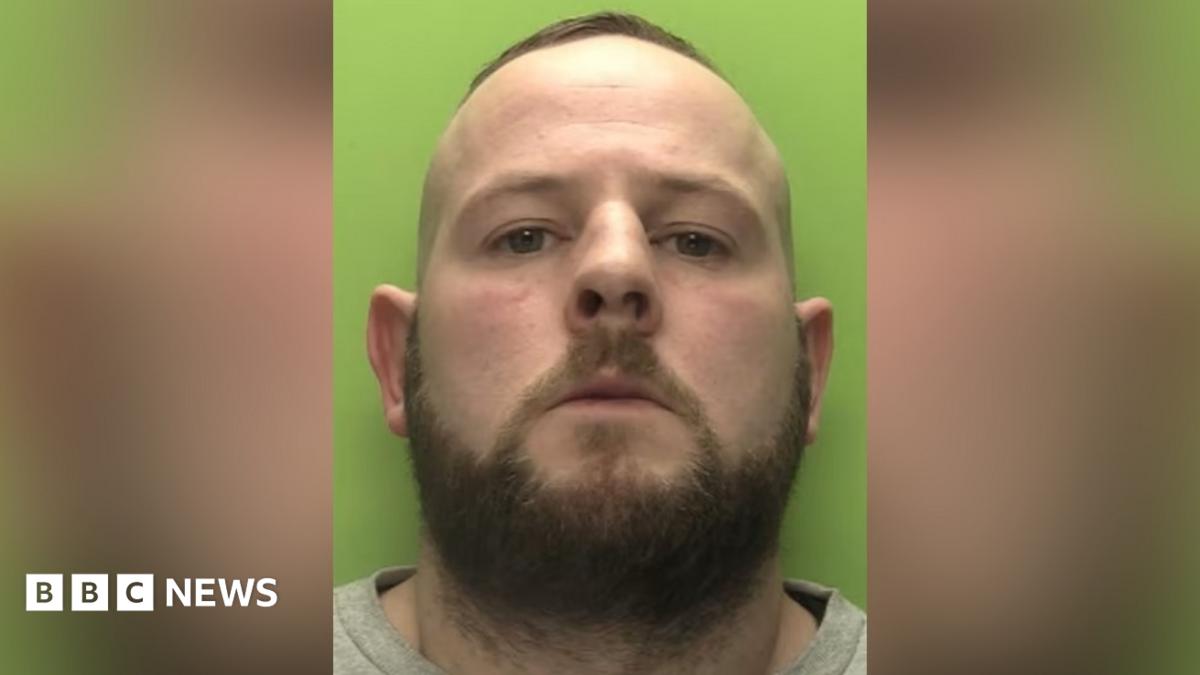 Dean Holm: Jewellery burglar jailed after leaving fingerprints - BBC News