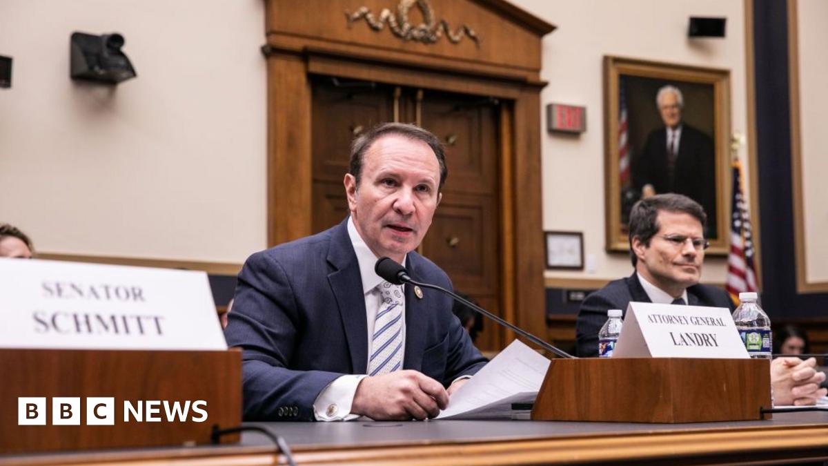 Federal judge blocks Louisiana Ten Commandments law - BBC News