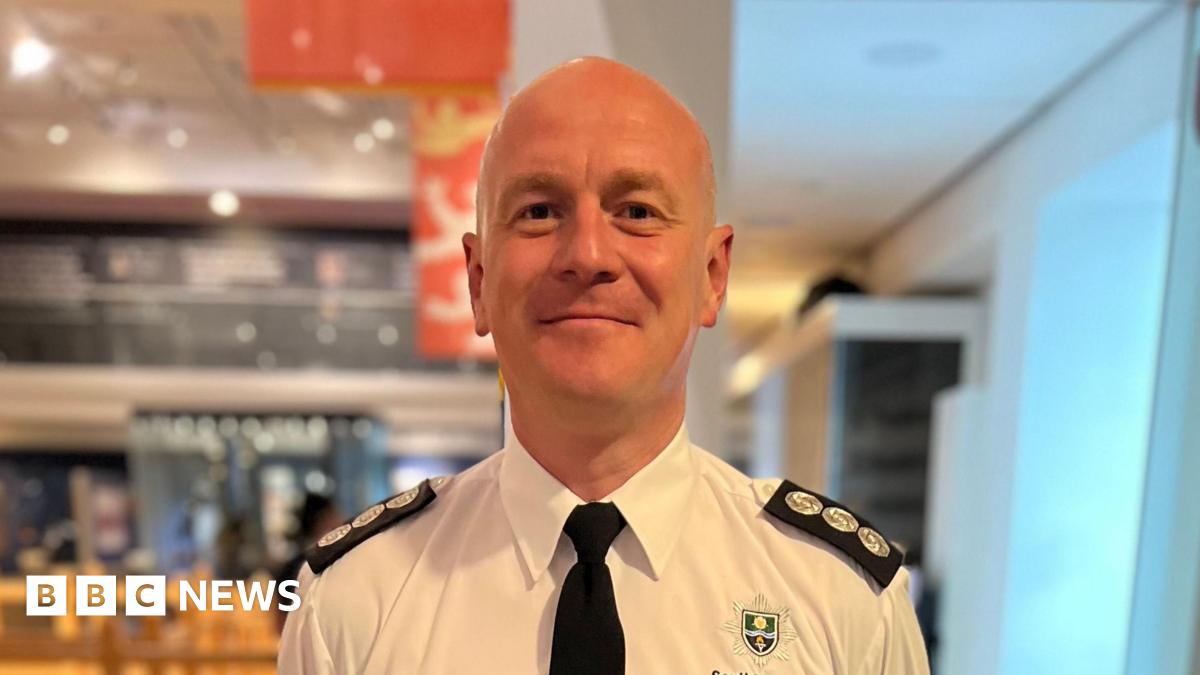 Doncaster firefighter's rough-sleep month for homeless veterans - BBC News