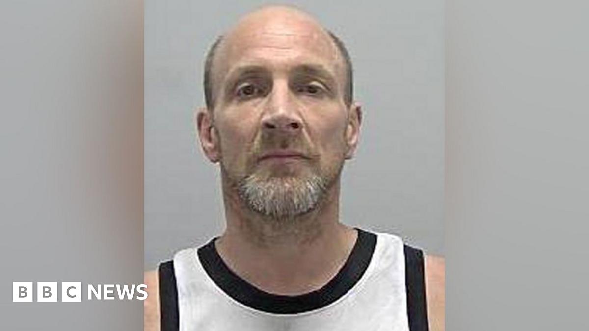 Matthew Haydon jailed for causing Sharnbrook house explosion - BBC News