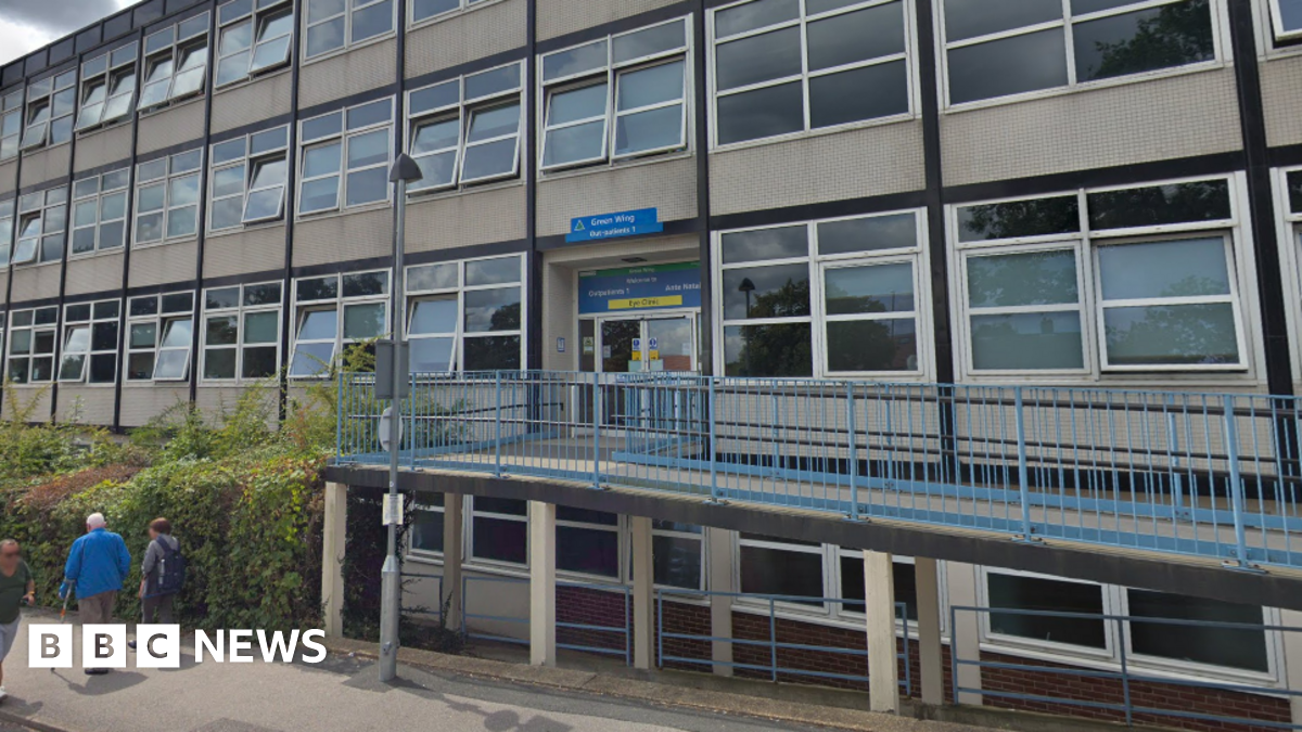 Crawley diagnostic service delivers more than 100,000 tests - BBC News