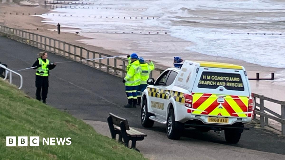 Storm Ashley clean-up begins after high winds and flooding - BBC News
