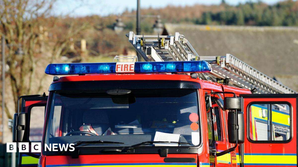 Downpatrick: Car found on fire after attempted arson at house - BBC News