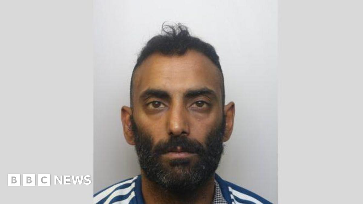 Man jailed after stabbing incident in Yeovil pub - BBC News