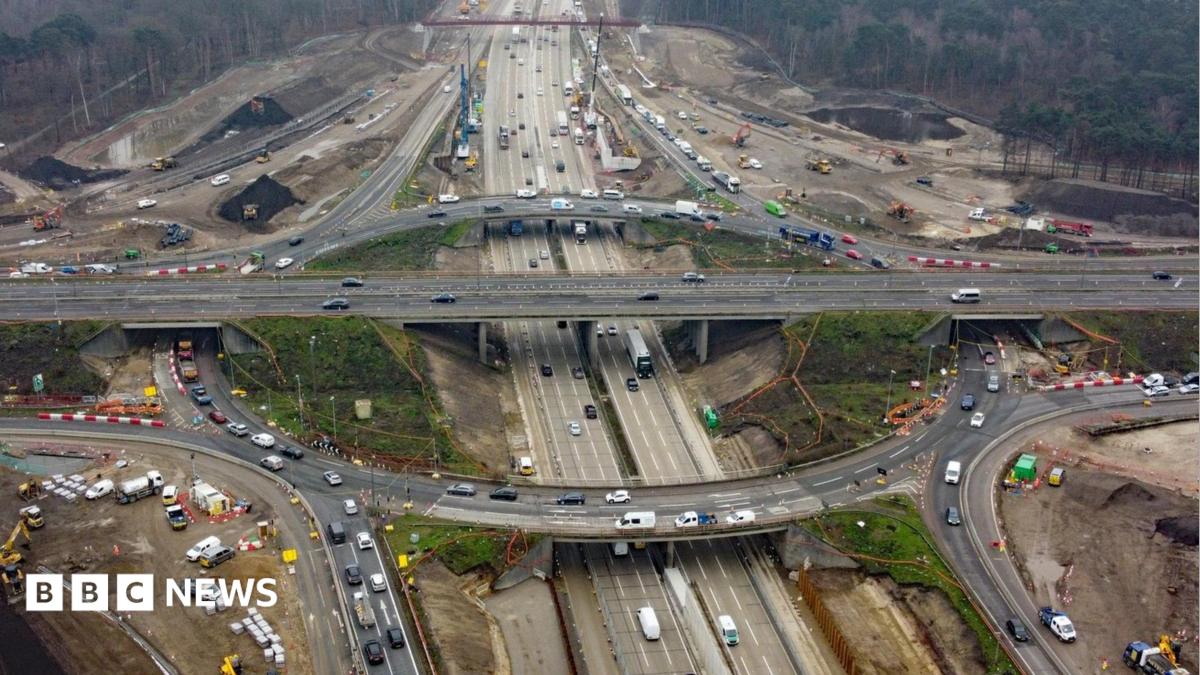 Surrey M25 closure: Ignore sat-navs and follow diversions, drivers ...