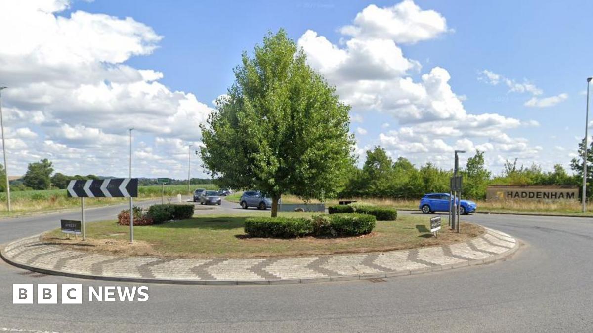 Haddenham: Motorcyclist in 80s dies in roundabout crash - BBC News